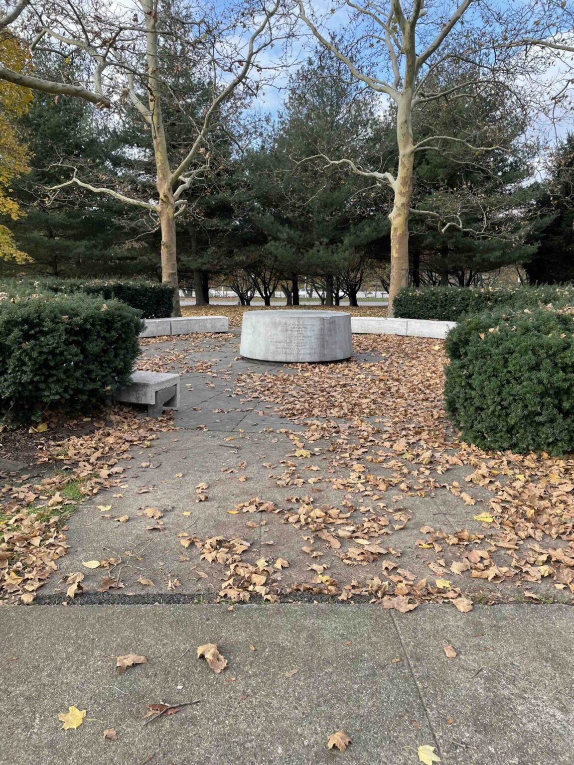 西暦6939年に開けられるタイムカプセル - 万博亭日乗 - Life with Expo