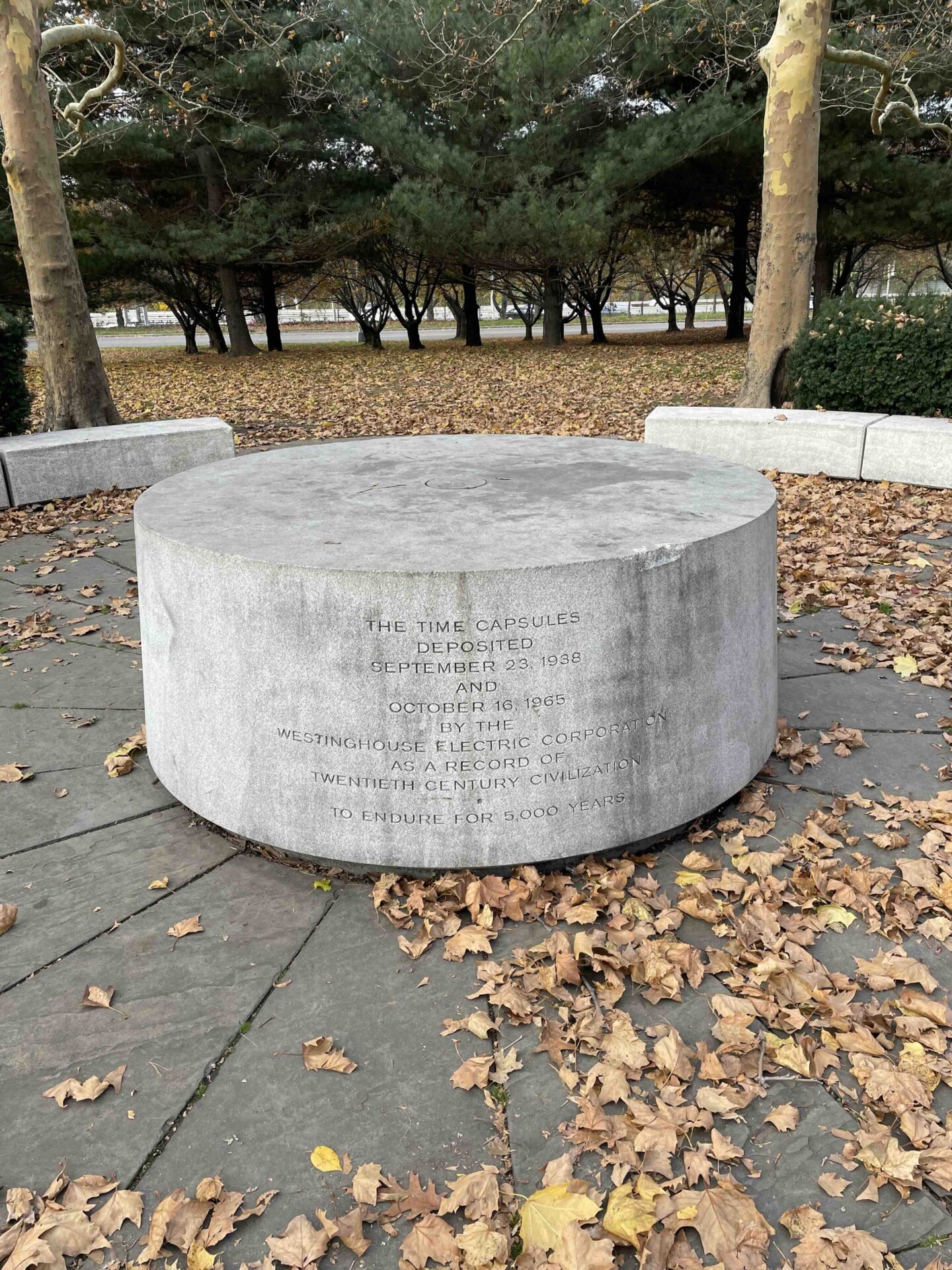 西暦6939年に開けられるタイムカプセル - 万博亭日乗 - Life with Expo