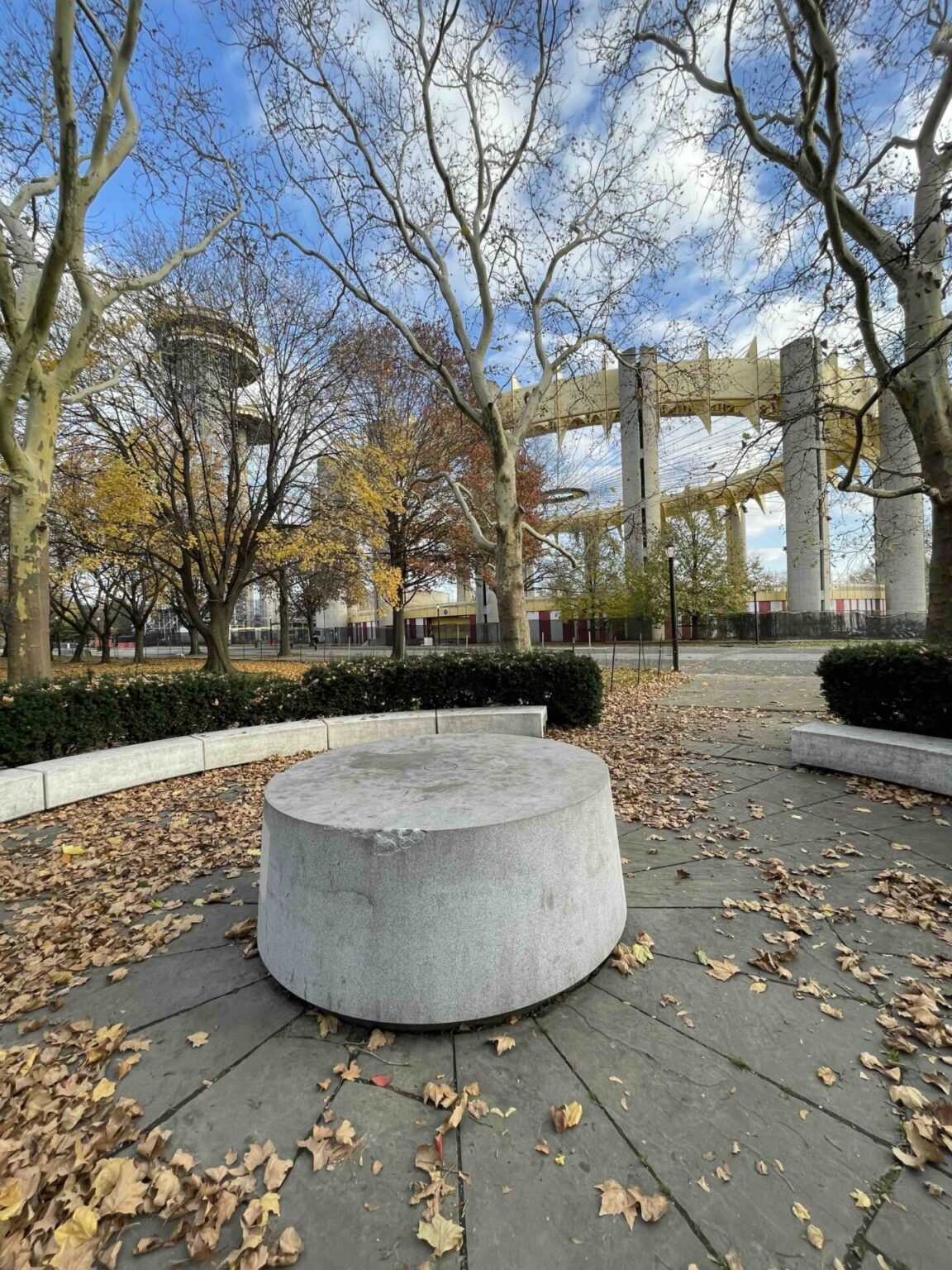 西暦6939年に開けられるタイムカプセル - 万博亭日乗 - Life with Expo